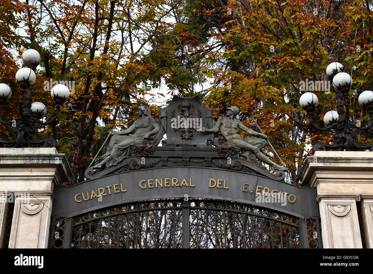 Detail of entrance gate of Cuartel General del Ejercito / Palacio de ...