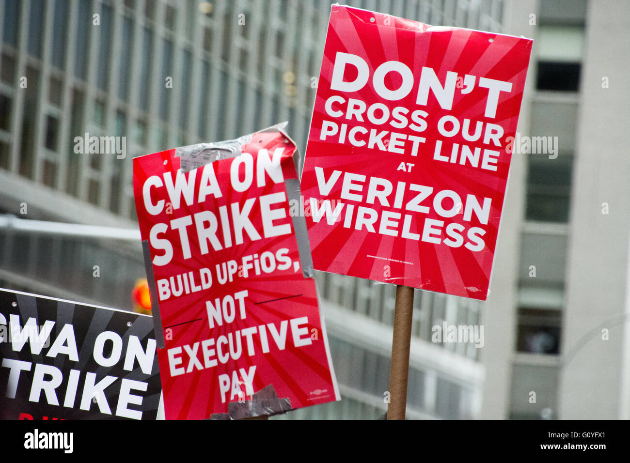 New York, USA. 5th April 2016. Hundreds of striking Verizon workers ...