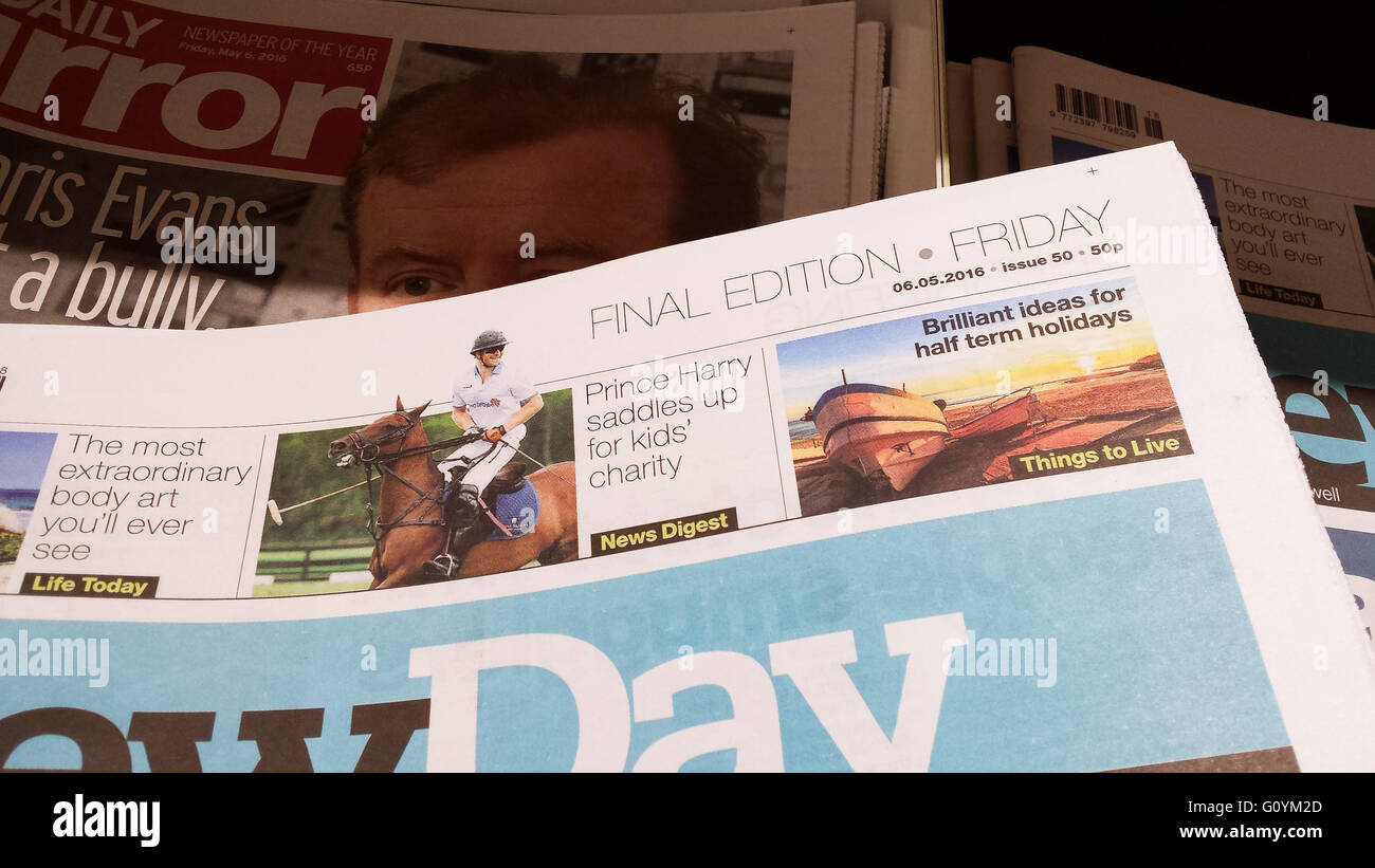 Newspaper final edition hi-res stock photography and images - Alamy