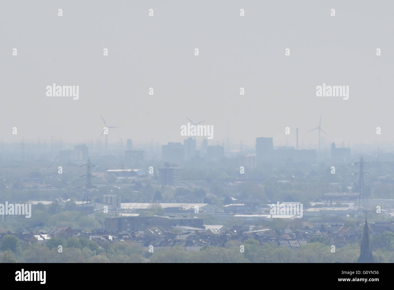 Alexandra Palace, London, UK. 6th May 2016. Hazy view across the city ...
