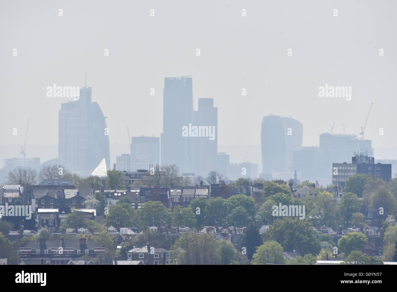 Alexandra Palace, London, UK. 6th May 2016. Hazy view across the city ...