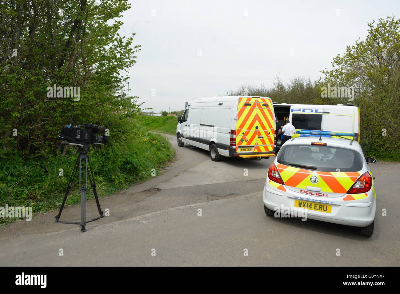 Police search teams carry hi-res stock photography and images - Alamy