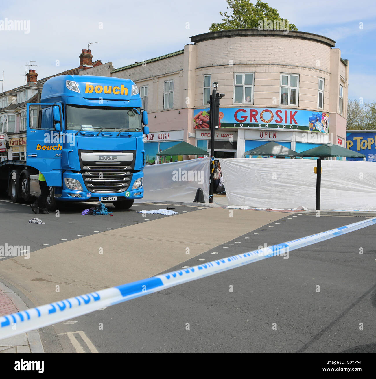 Lorry hit bridge hi-res stock photography and images - Alamy