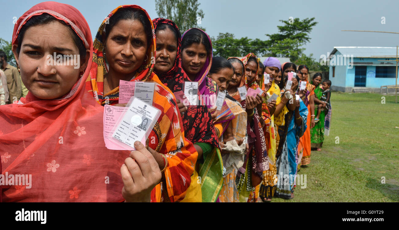 Kolkata, India. 05th May, 2016. voters in the erstwhile Indo-Bangladesh ...