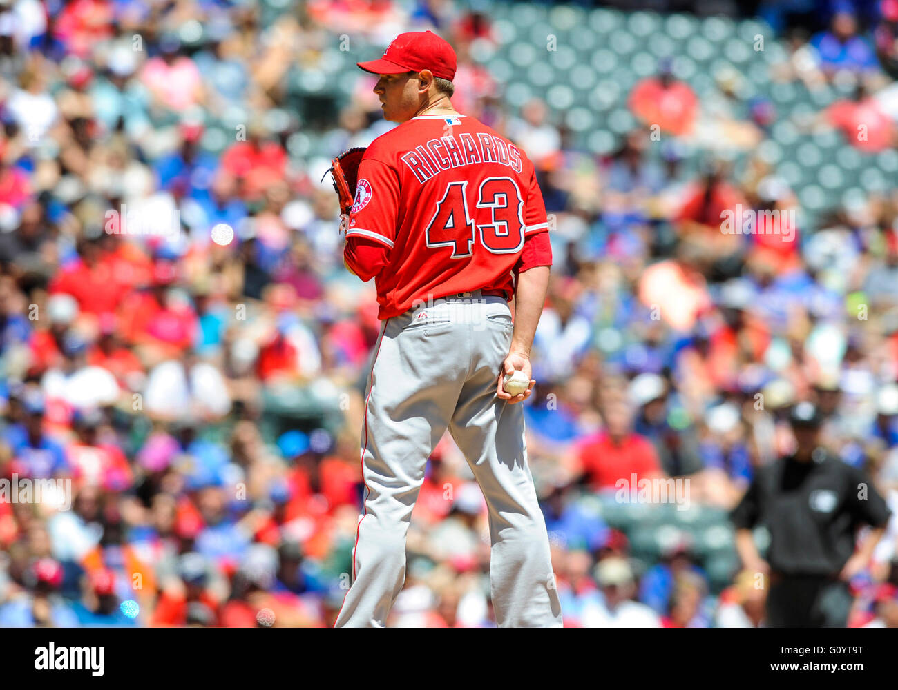 May 01, 2016: Los Angeles Angels starting pitcher Garrett Richards #43 ...