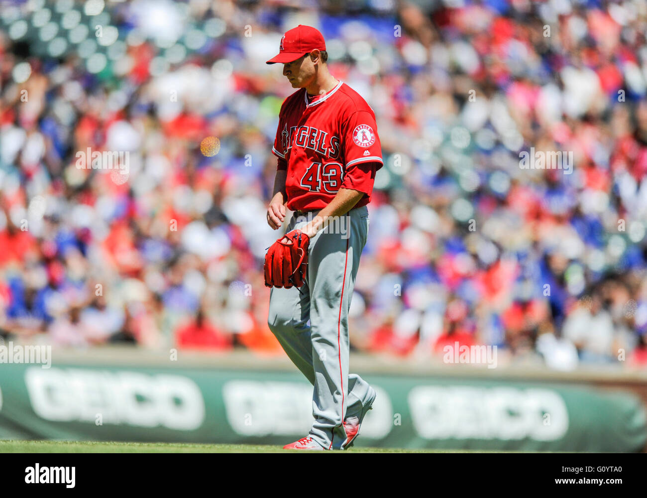 May 01, 2016: Los Angeles Angels starting pitcher Garrett Richards #43 ...