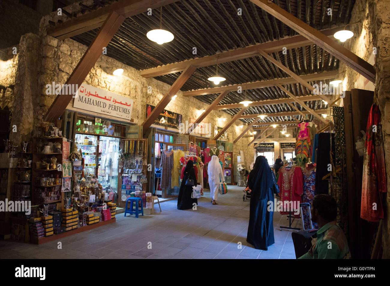 Souq Waqif, Doha, Qatar 6th May 2016. Typical Friday night activities ...