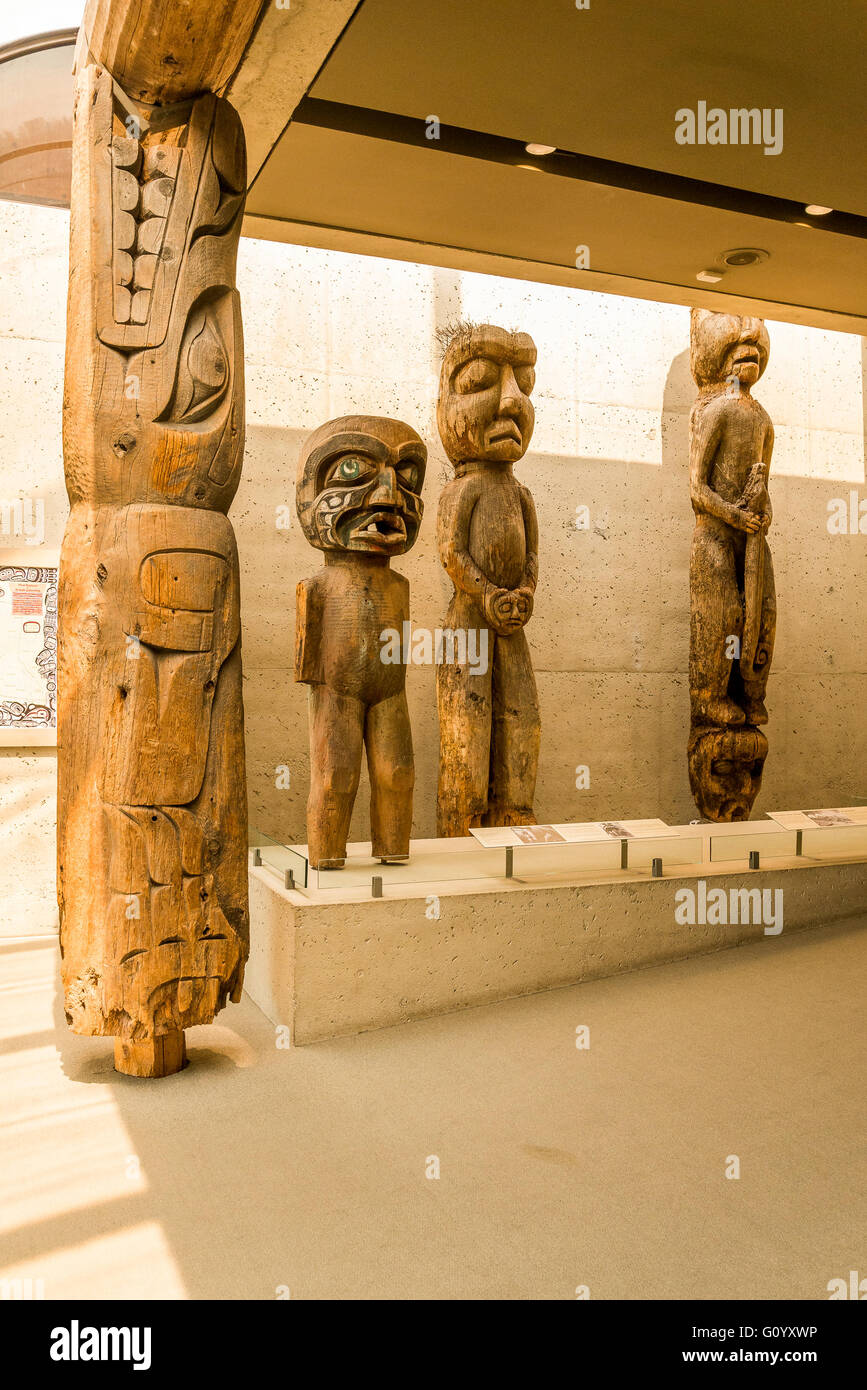 Totem post hi-res stock photography and images - Alamy