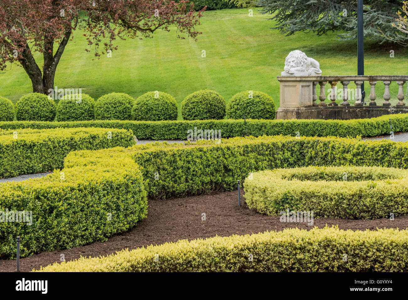 Bc hatley park hedge hi-res stock photography and images - Alamy