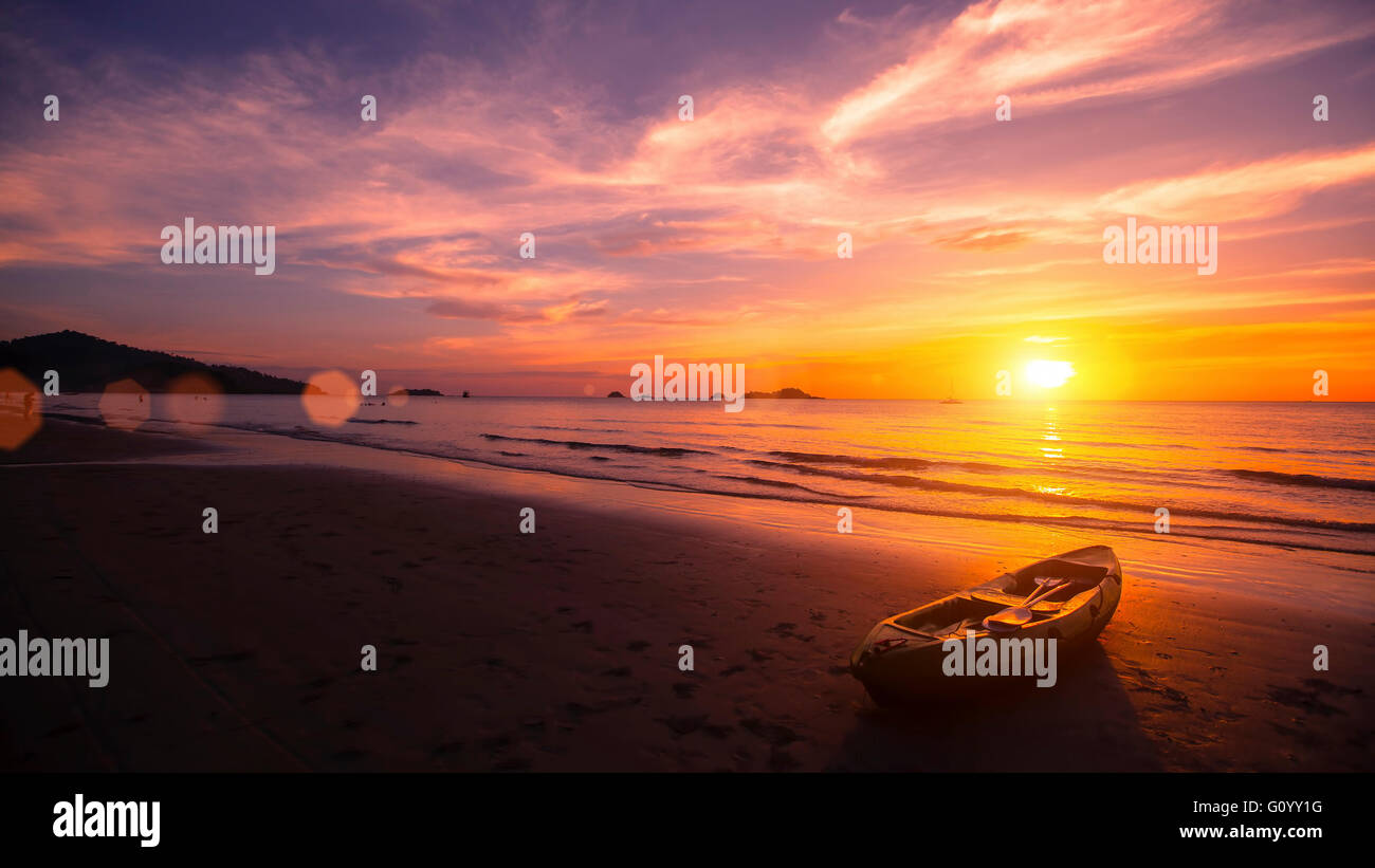 Twilight on the ocean hi-res stock photography and images - Alamy