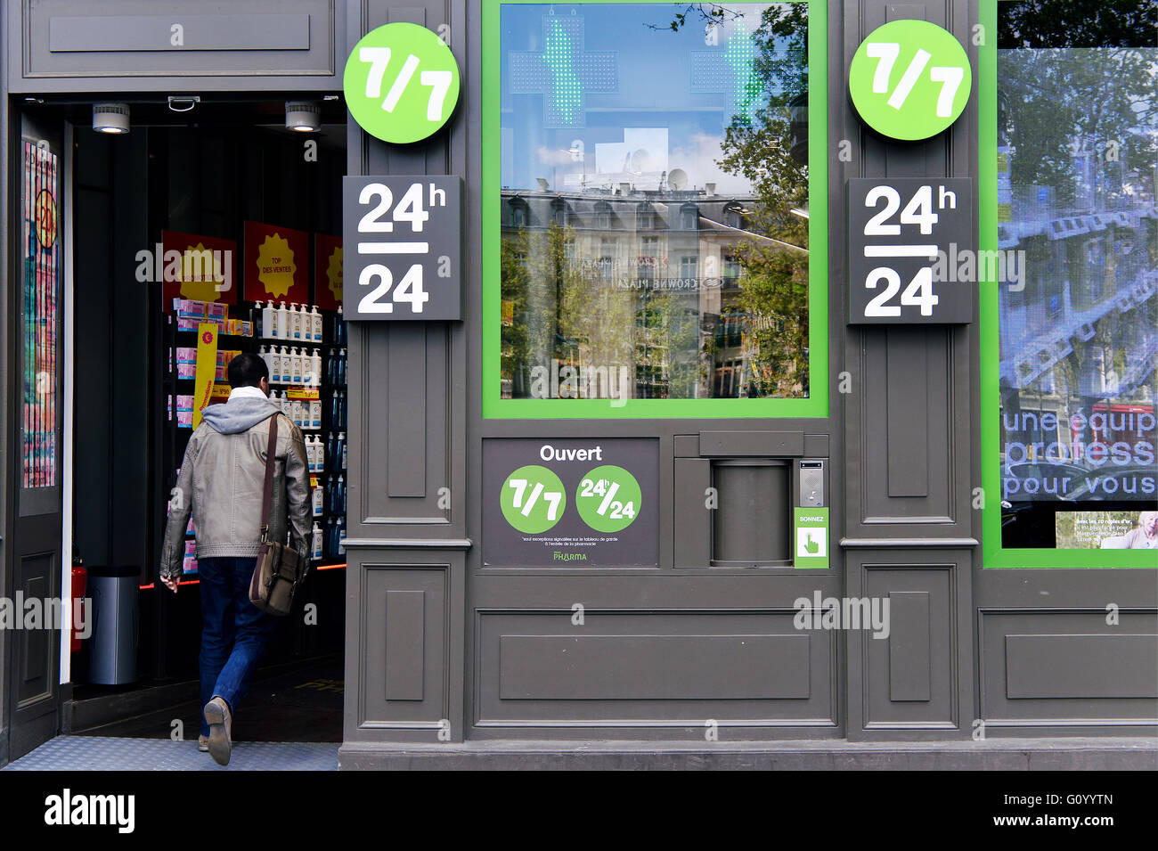 Pharmacie pharmacy chemists shop hi-res stock photography and images ...