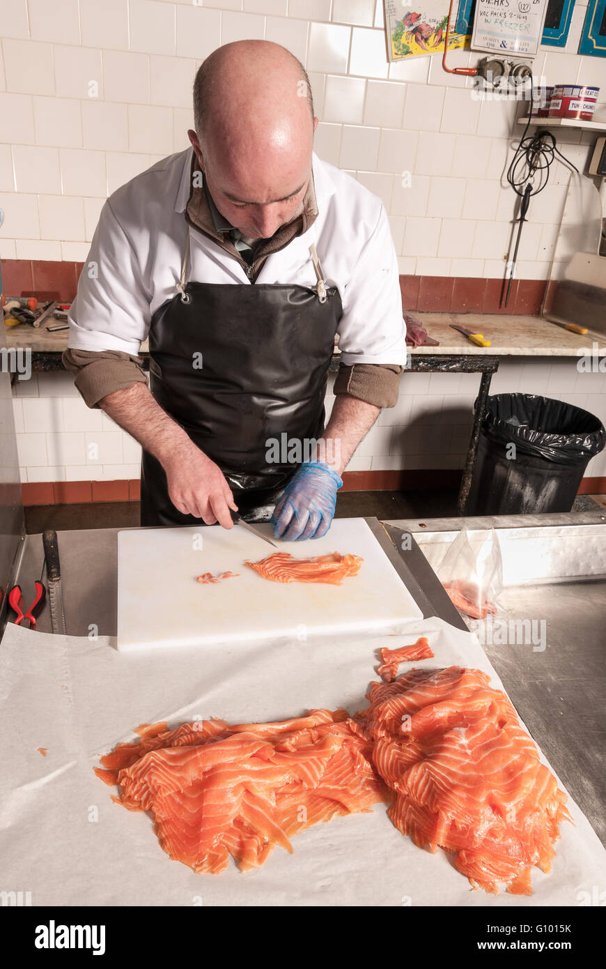 Supermarket fishmonger hi-res stock photography and images - Alamy