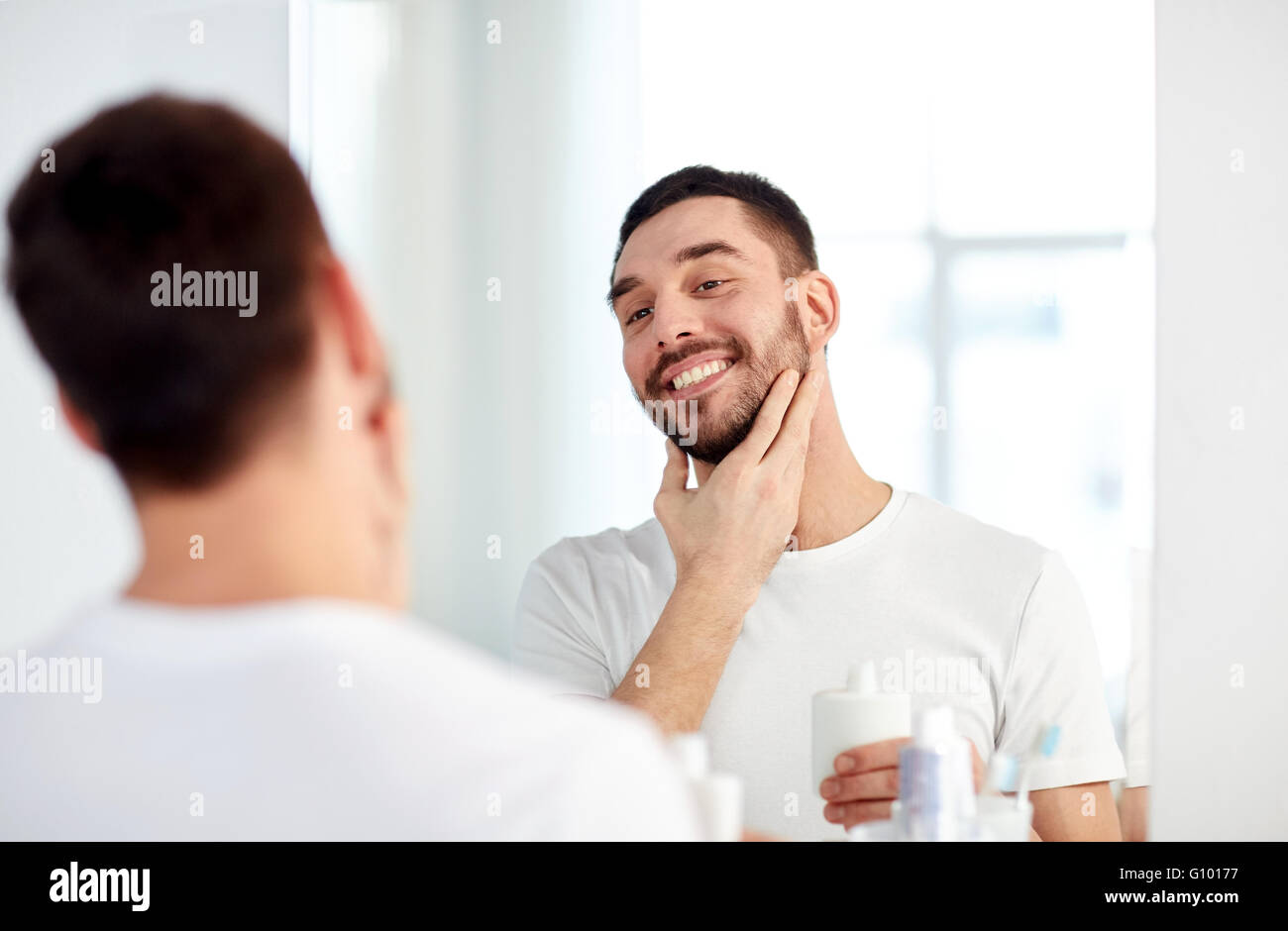 Male aftershave hi-res stock photography and images - Alamy
