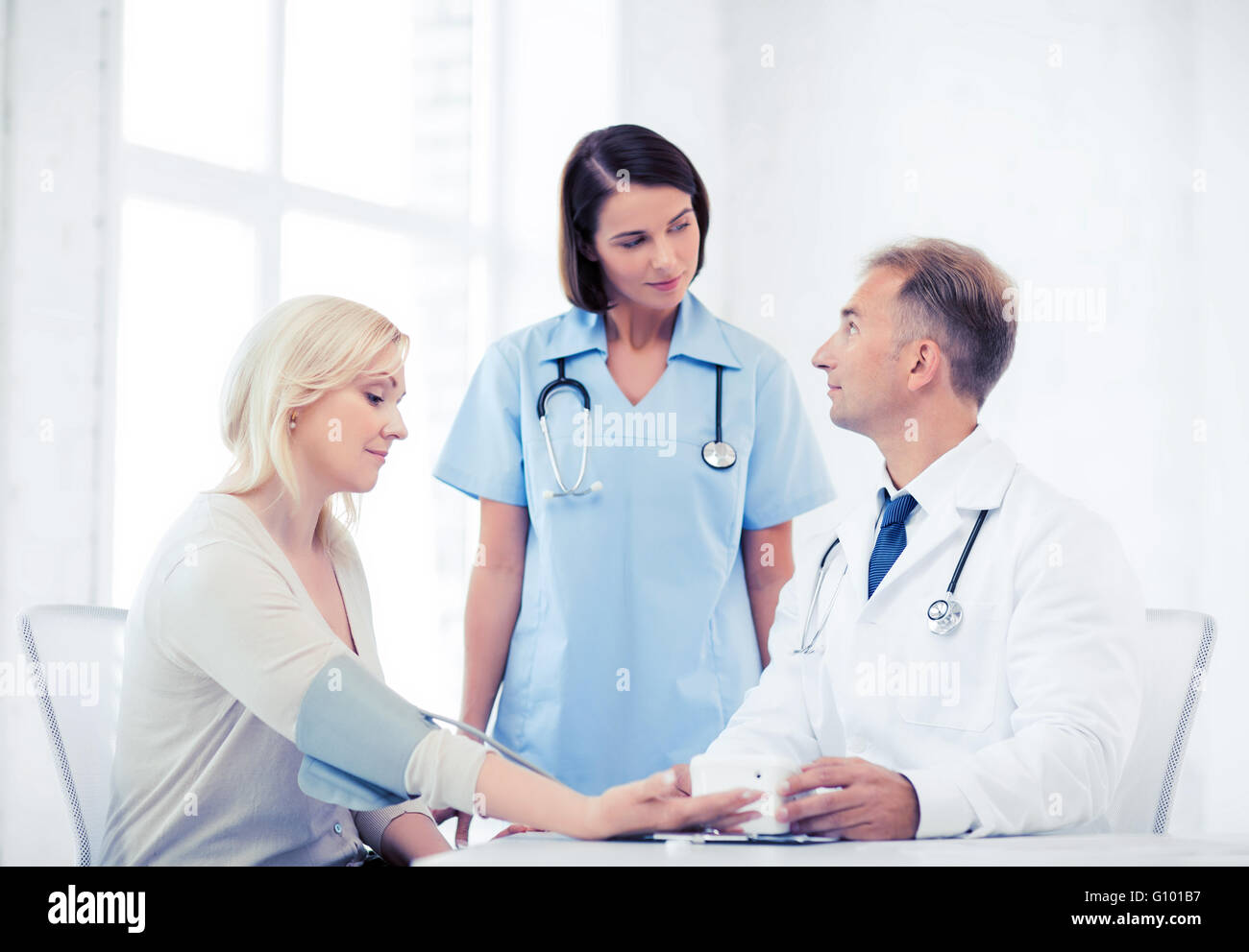 doctor and patient in hospital Stock Photo - Alamy