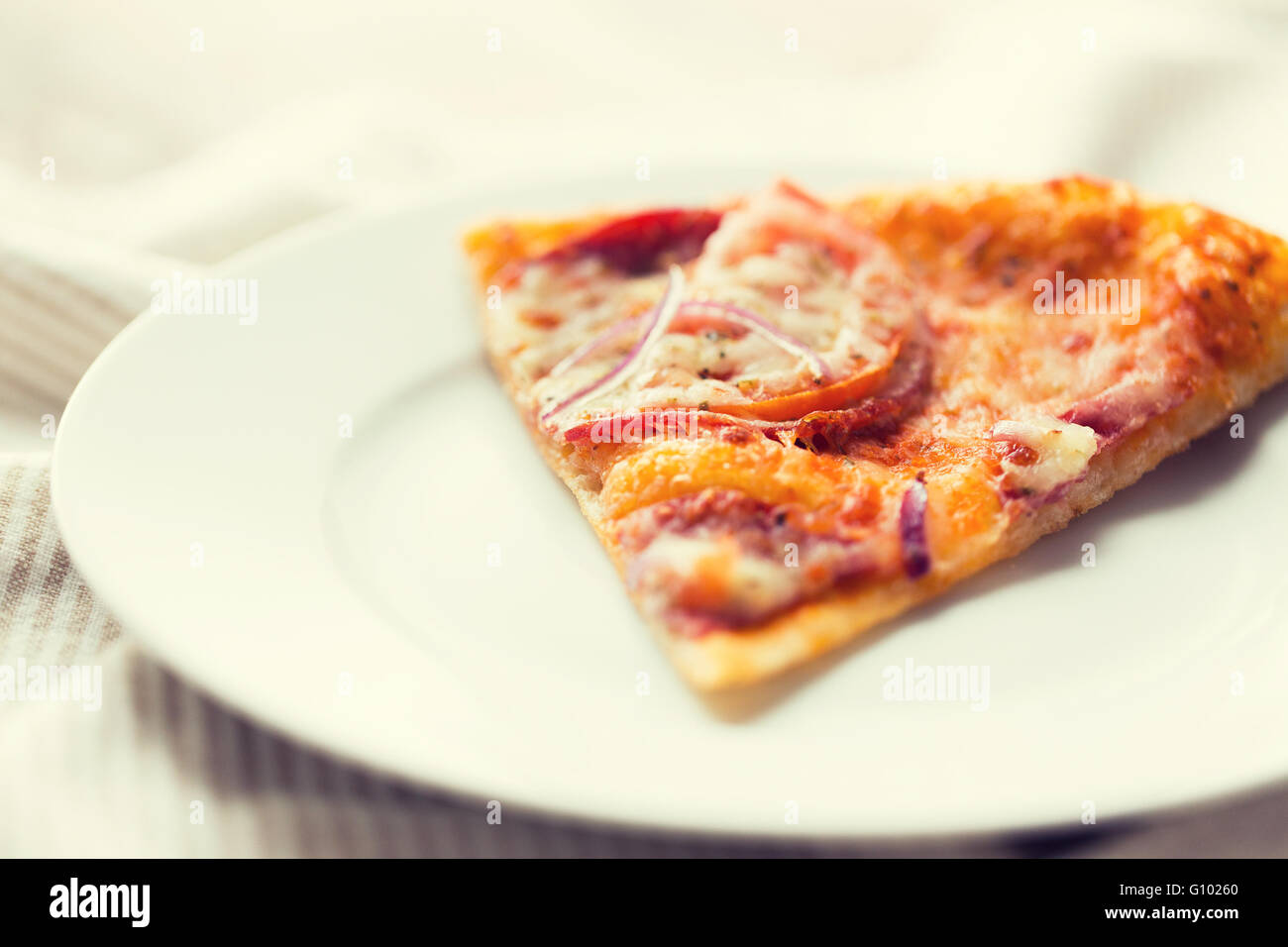 Put Pizza On Plate