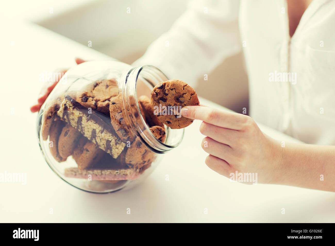 Hands cookies hi-res stock photography and images - Alamy