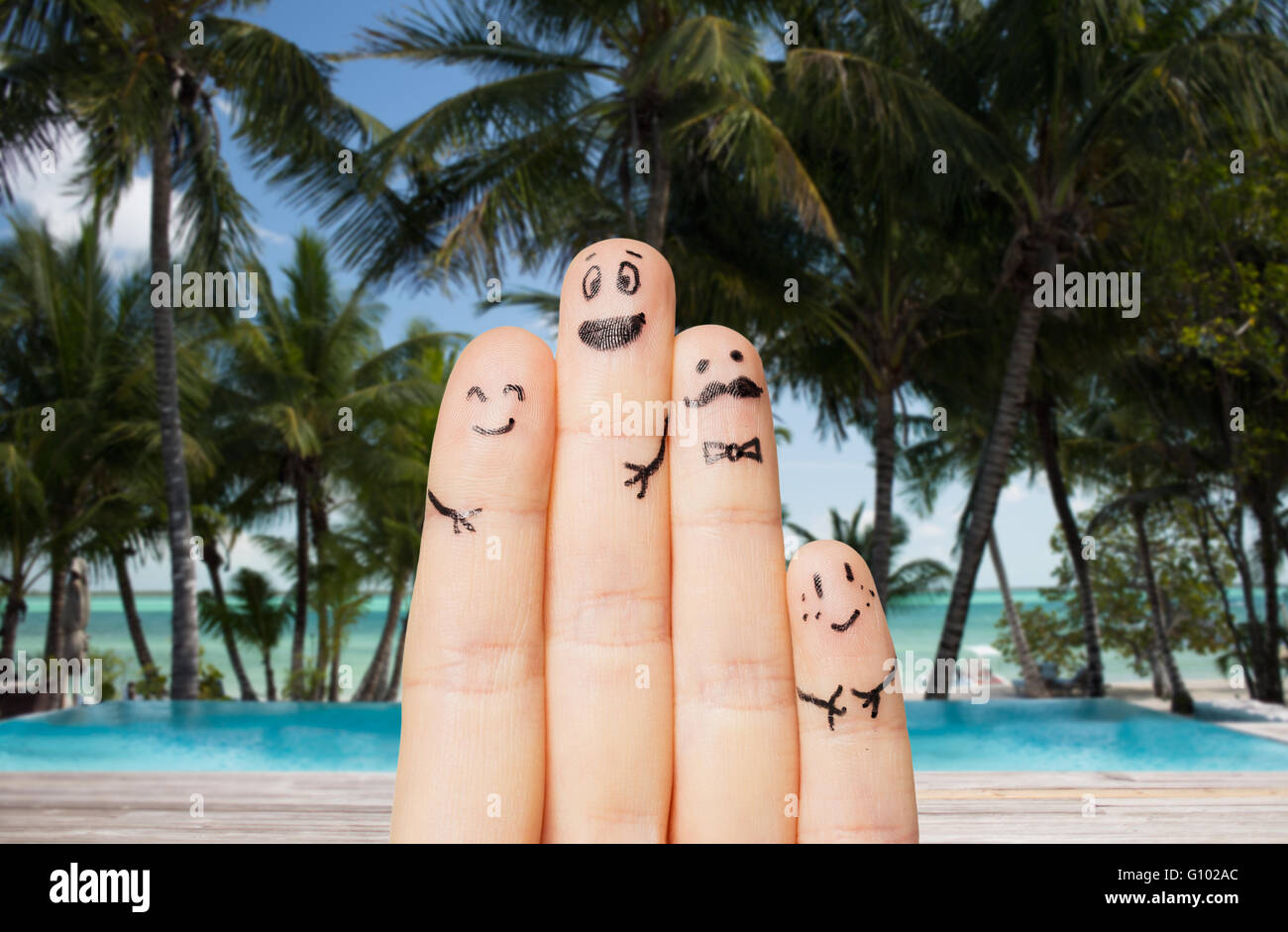 Smiley face on beach hi-res stock photography and images - Alamy