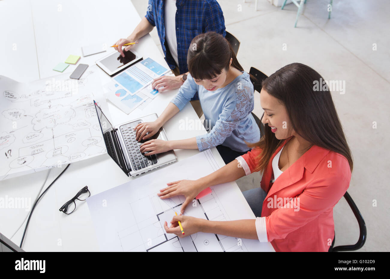 Top view happy creative team hi-res stock photography and images - Alamy
