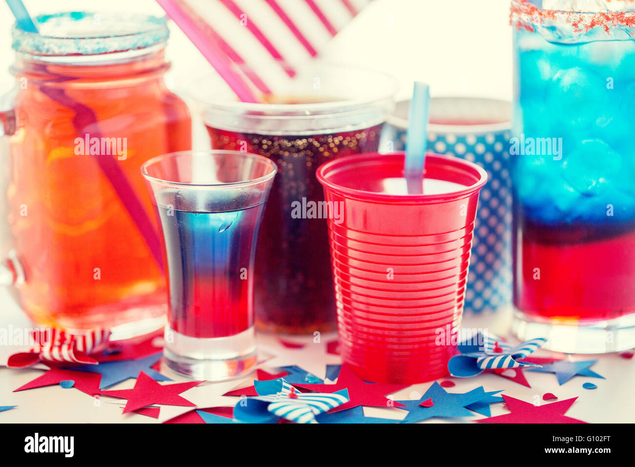 Cocktail party theme hi-res stock photography and images - Alamy