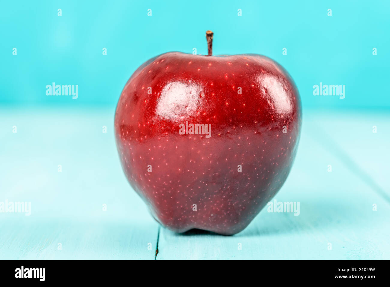 Red delicious apple hi-res stock photography and images - Alamy
