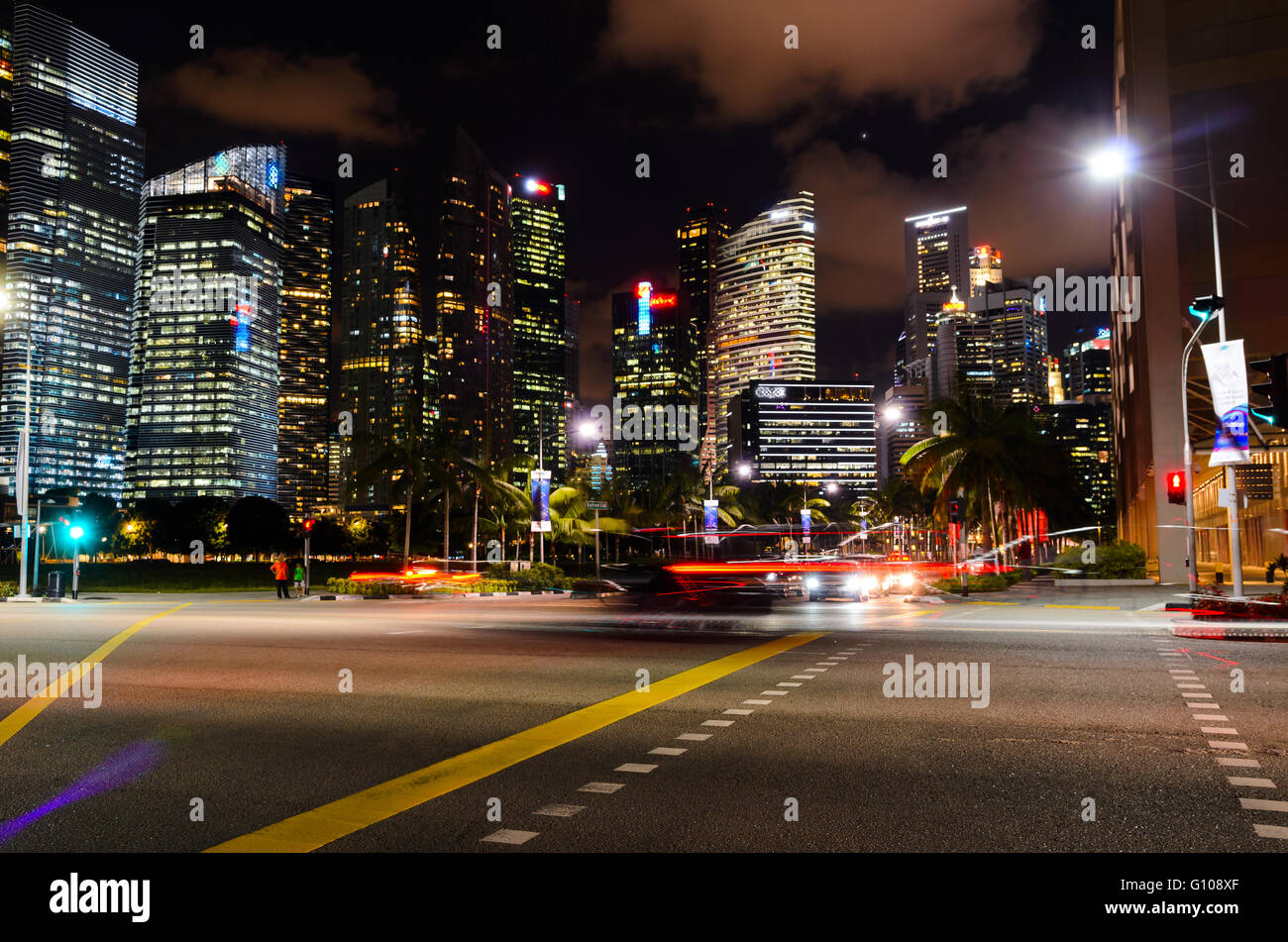 Tall traffic lights hi-res stock photography and images - Alamy