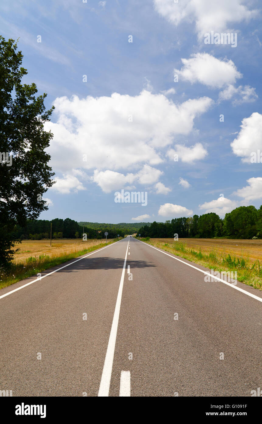 empty country road Stock Photo - Alamy