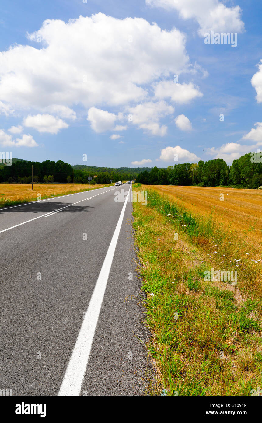 empty country road Stock Photo - Alamy