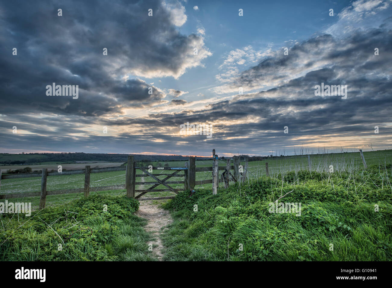 Sunset english countryside hi-res stock photography and images - Alamy