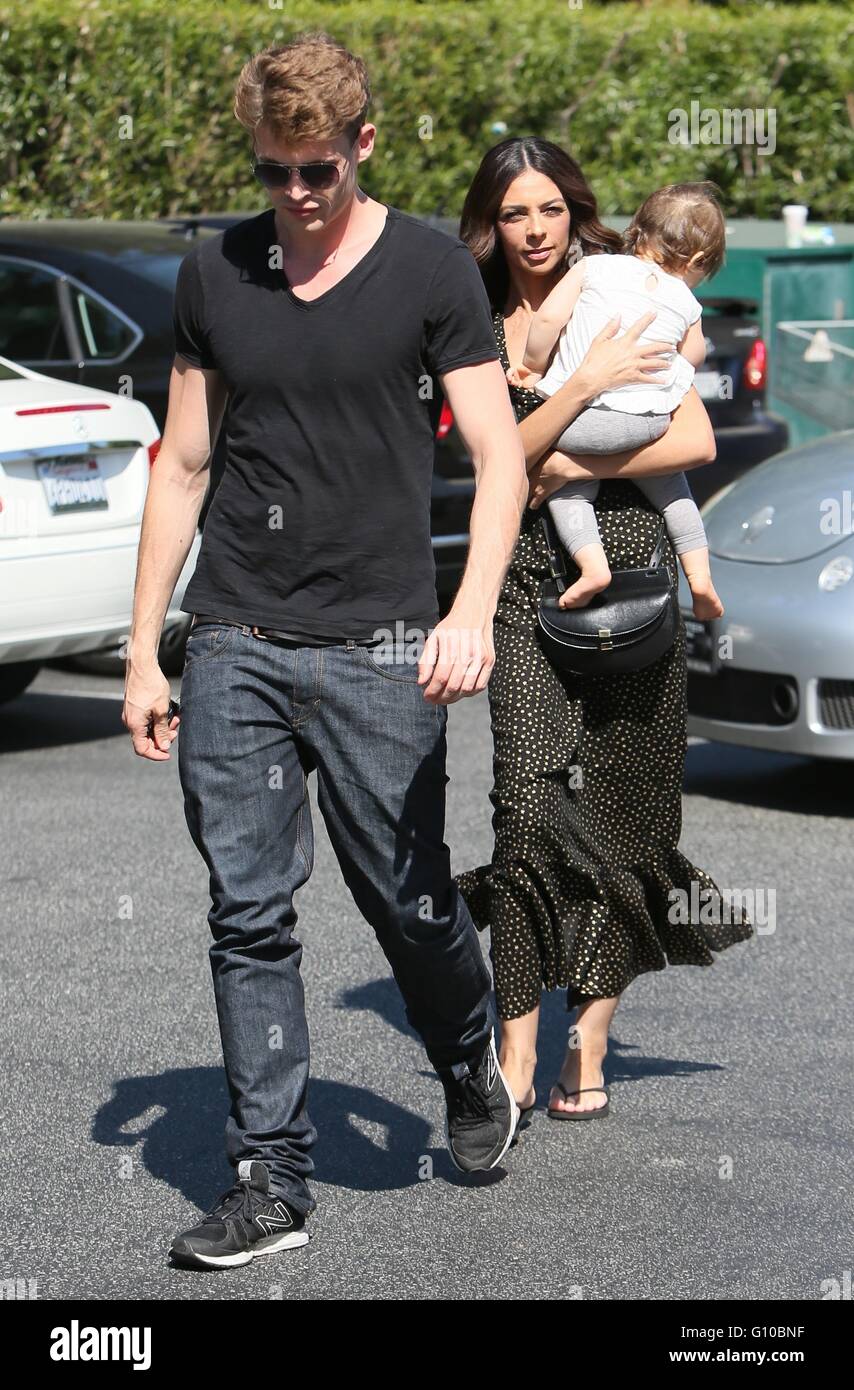 Terri Seymour and Clark Mallon visit Bristol Farms with their daughter ...
