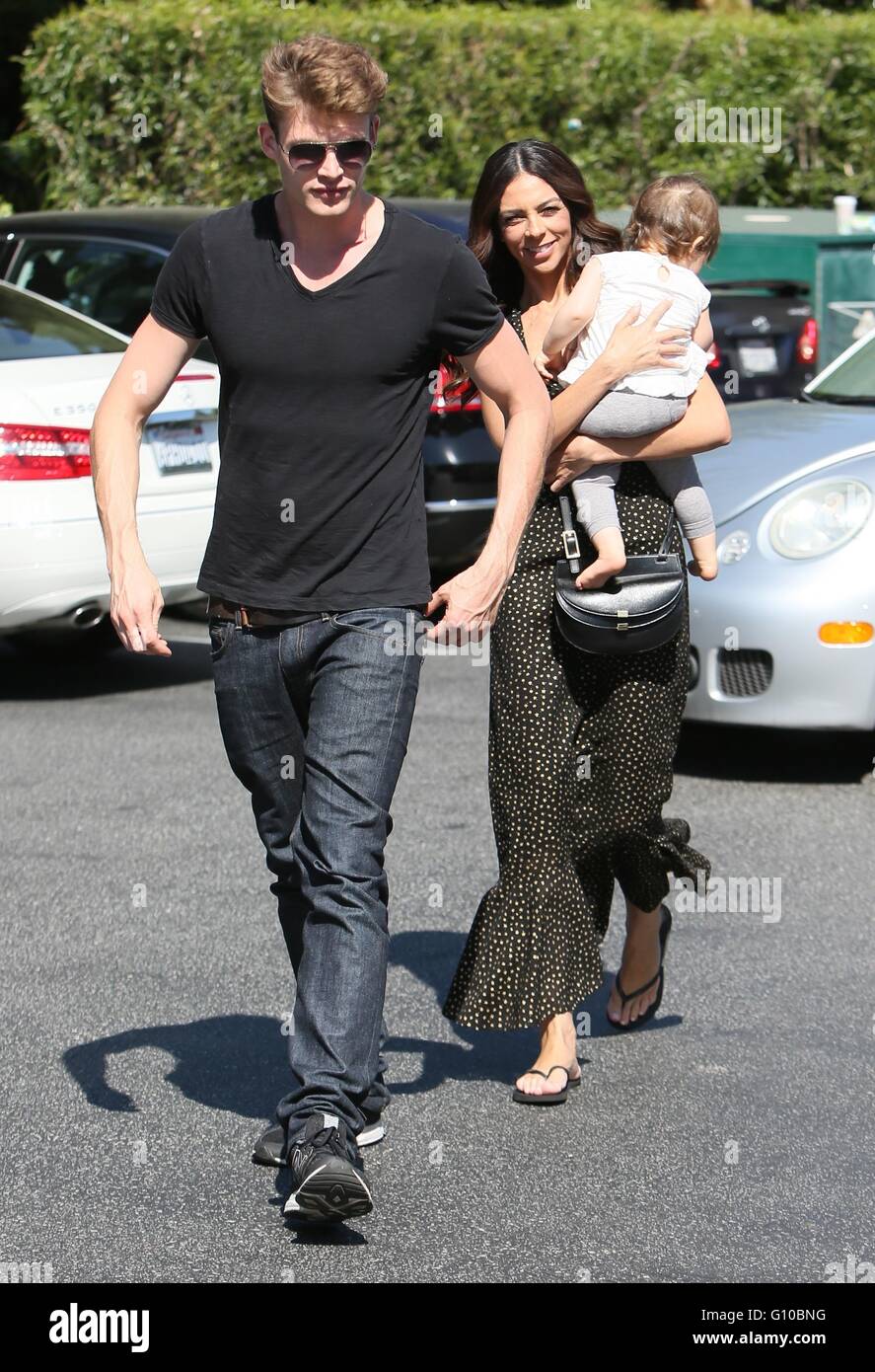 Terri Seymour and Clark Mallon visit Bristol Farms with their daughter ...