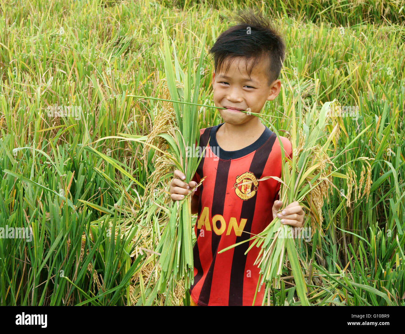 Vietnamese children standing hi-res stock photography and images - Alamy