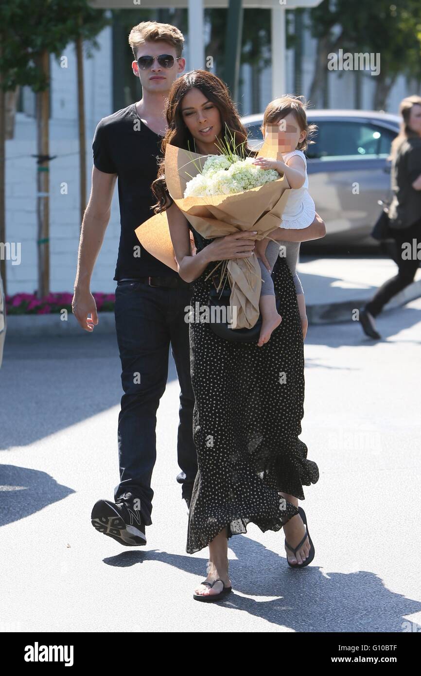 Terri Seymour and Clark Mallon visit Bristol Farms with their daughter ...