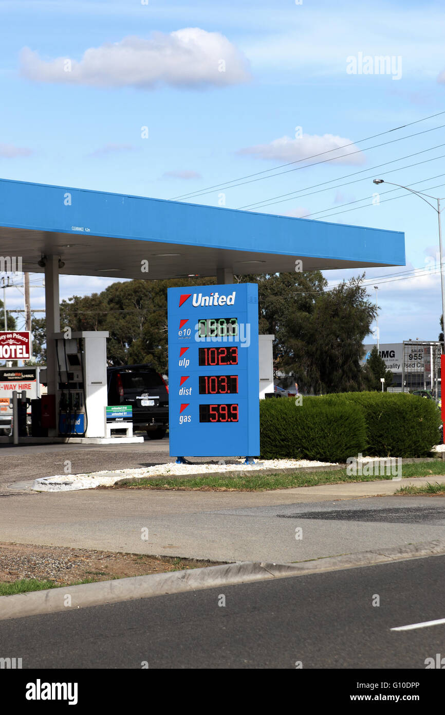 Gas station chain hi-res stock photography and images - Alamy