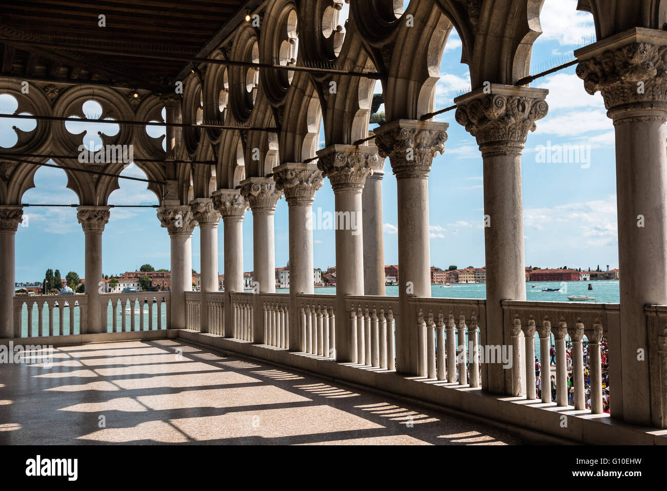 Arcade - Internal View from Doge's Palace, Gothic architecture in ...