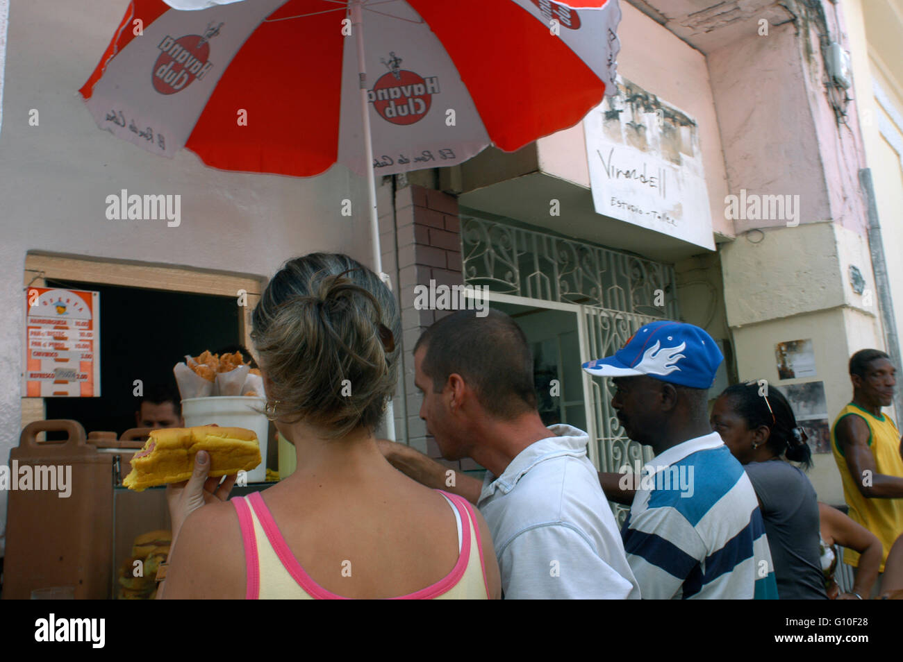 Havana street food stall hi-res stock photography and images - Alamy