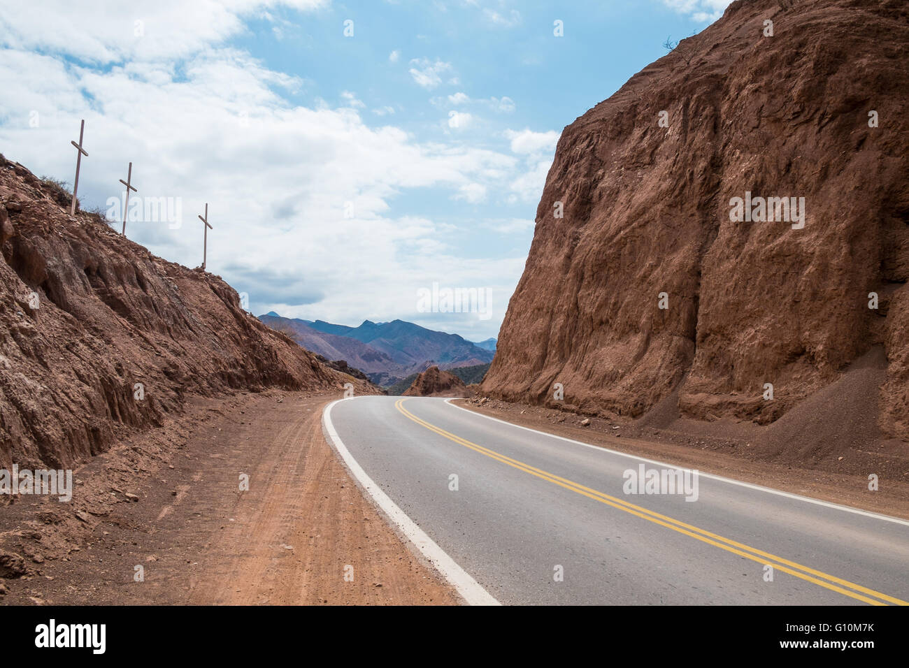 Sharp curve in road hi-res stock photography and images - Alamy