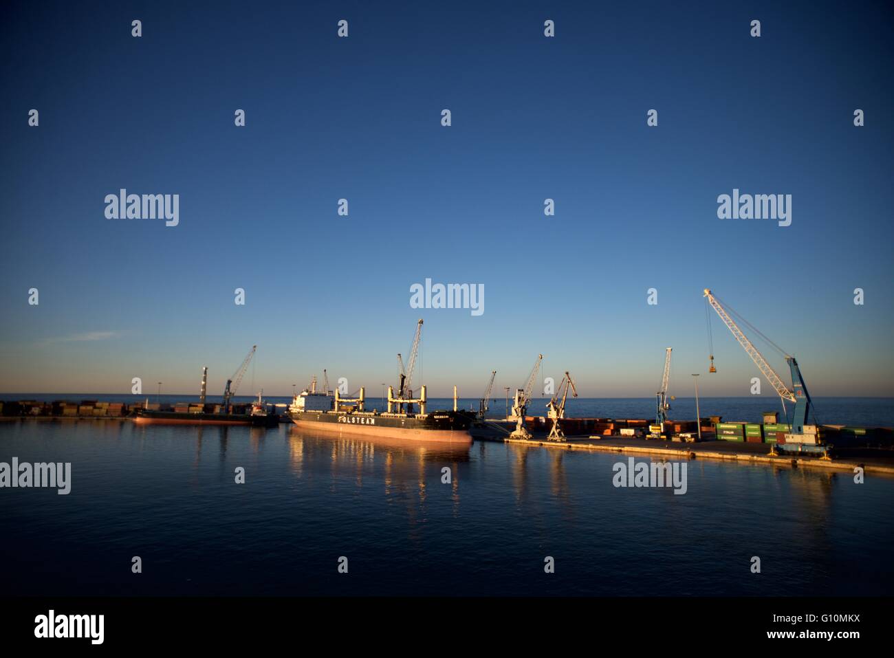 Bari italy port hi-res stock photography and images - Alamy