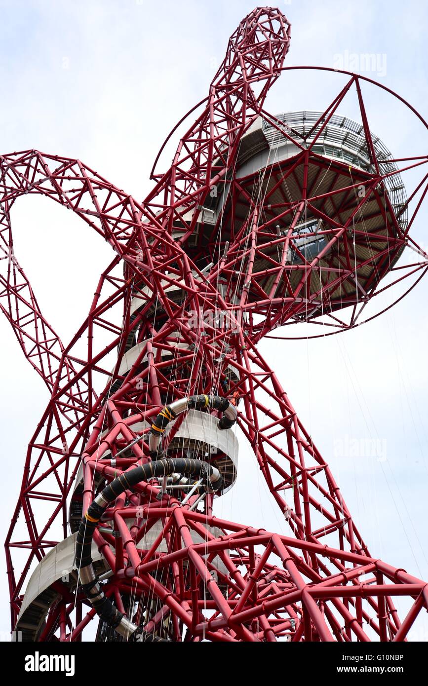 Arcelor Mittal Orbit designed by Anish Kapoor showing the new slide at ...
