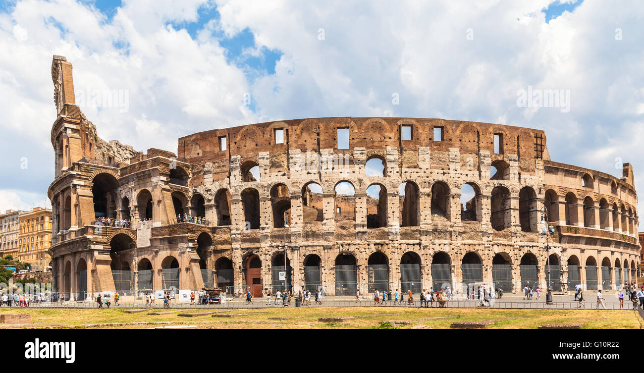 Exterior view of colosseum in Rome, Italy Stock Photo - Alamy