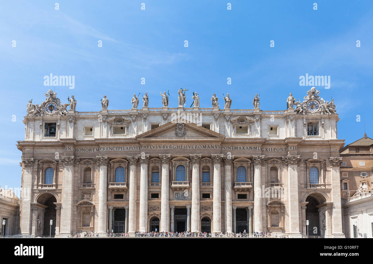 Front view of St Peter's Basilica in Vatican city Stock Photo - Alamy