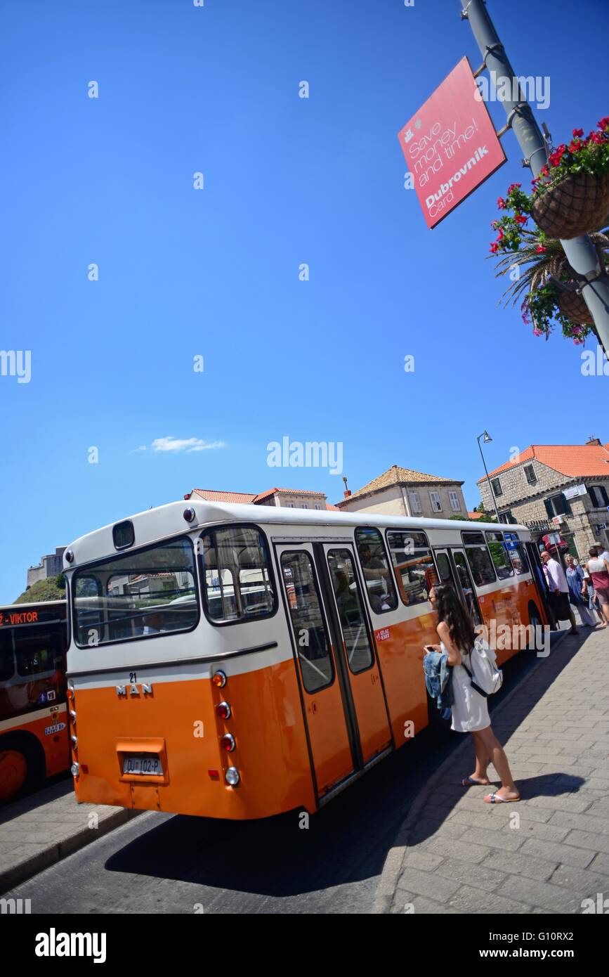 Dubrovnik bus hi-res stock photography and images - Alamy
