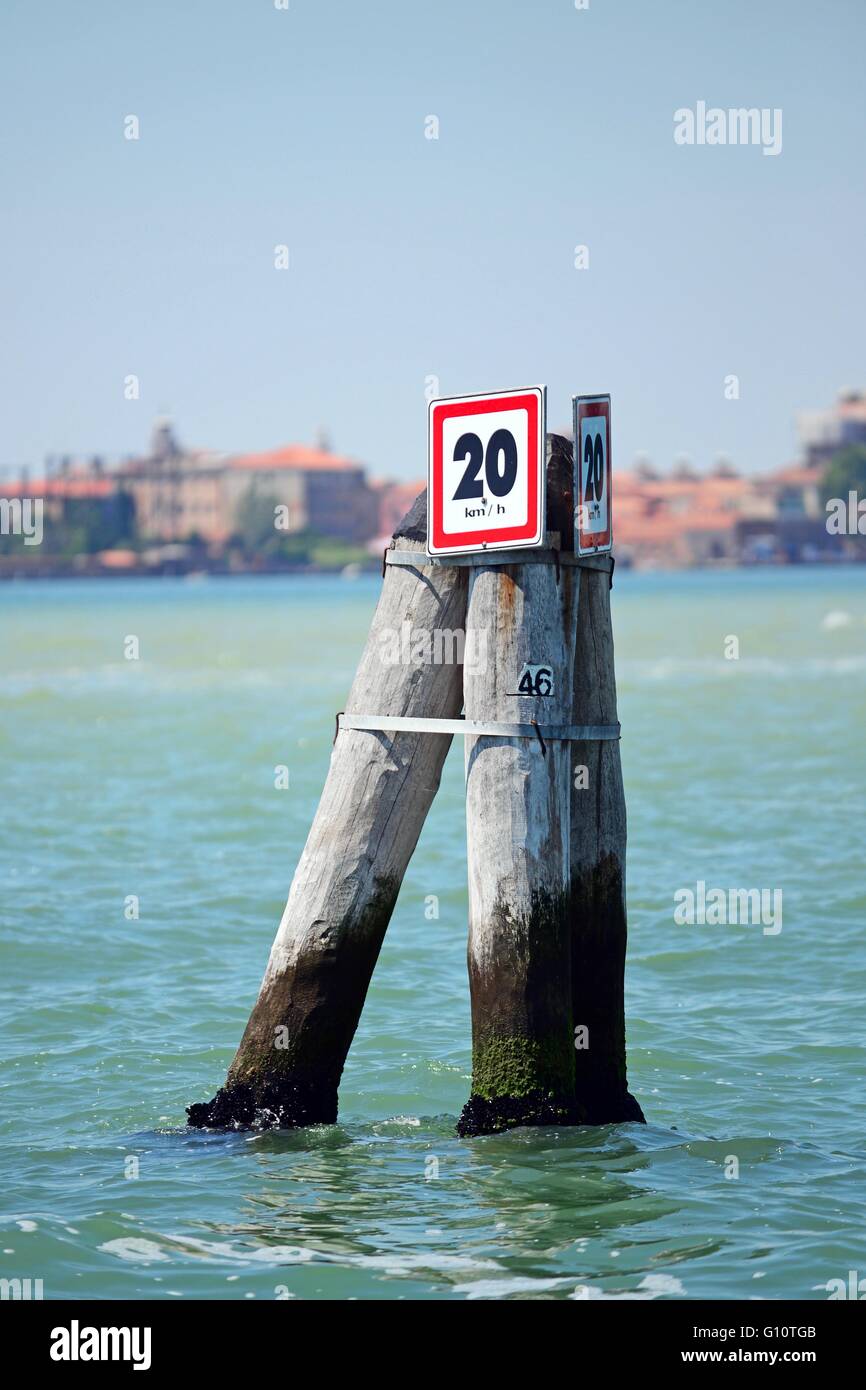 Boat speed sign hi-res stock photography and images - Alamy