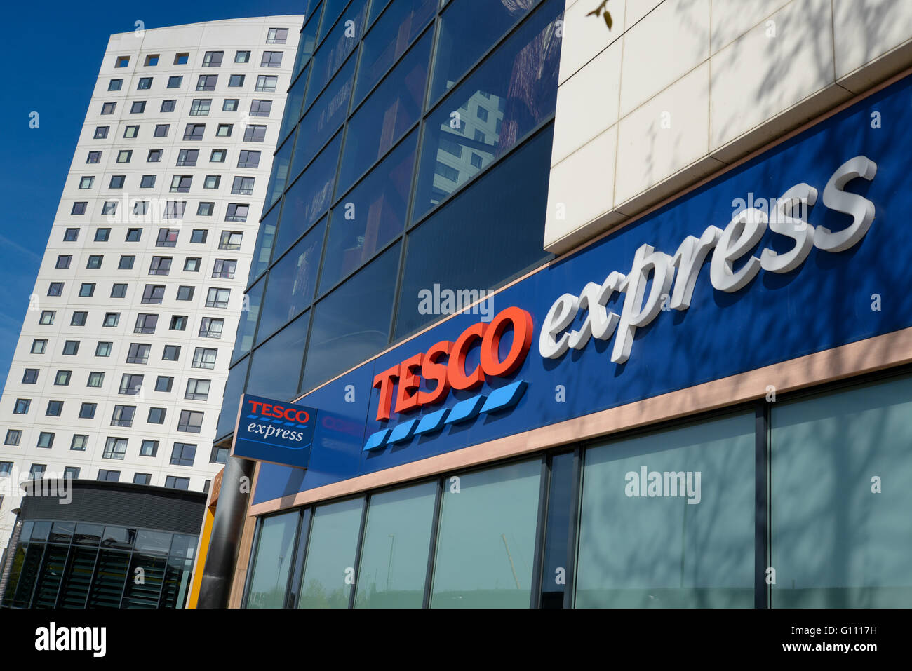 Tesco Express, Leeds Dock Stock Photo - Alamy