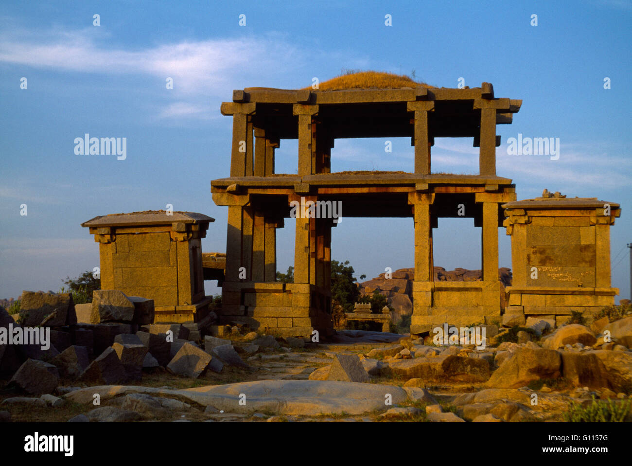 kings balance hampi karnataka india Stock Photo - Alamy