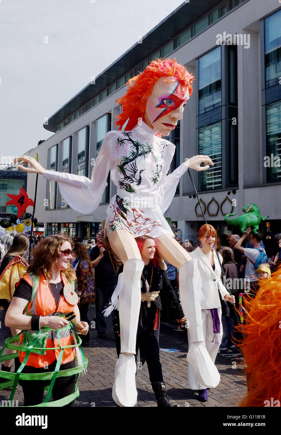 Brighton UK 7th May 2016 - A giant puppet of musician David Bowie who ...