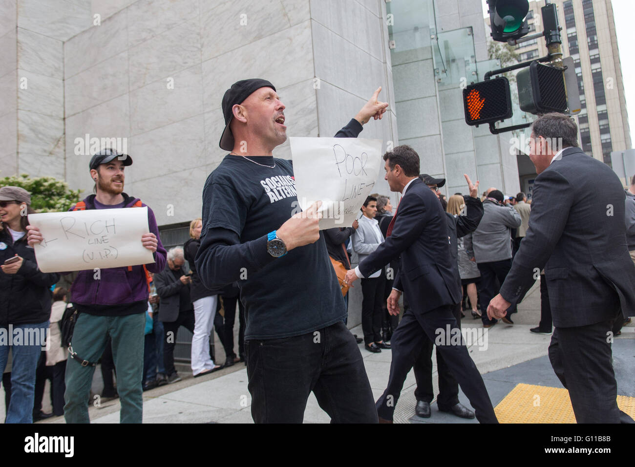 2016 election line hi-res stock photography and images - Alamy
