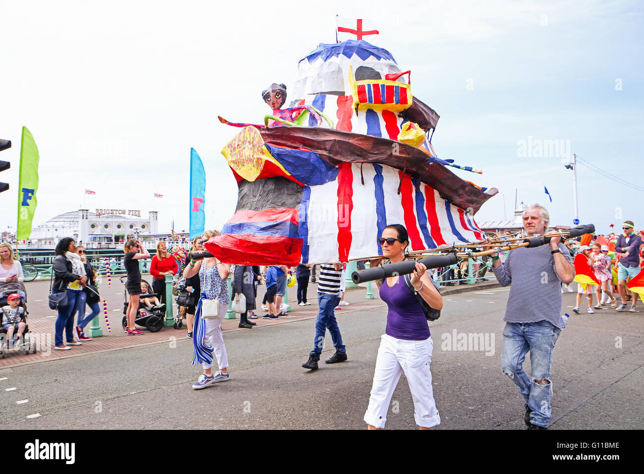 Brighton Children's Parade 2016 Stock Photo - Alamy