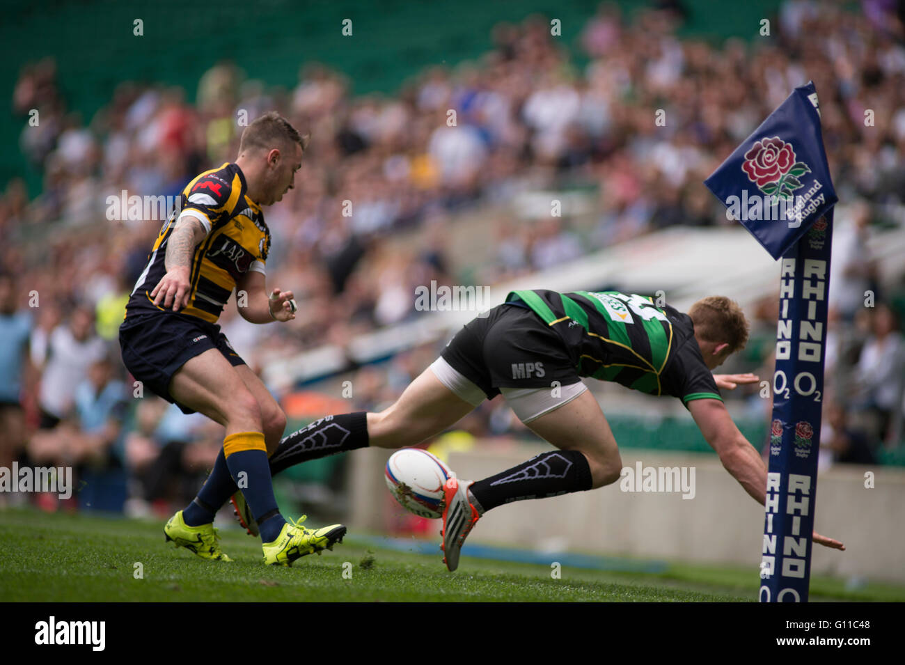 Rugby league looking up hi-res stock photography and images - Alamy