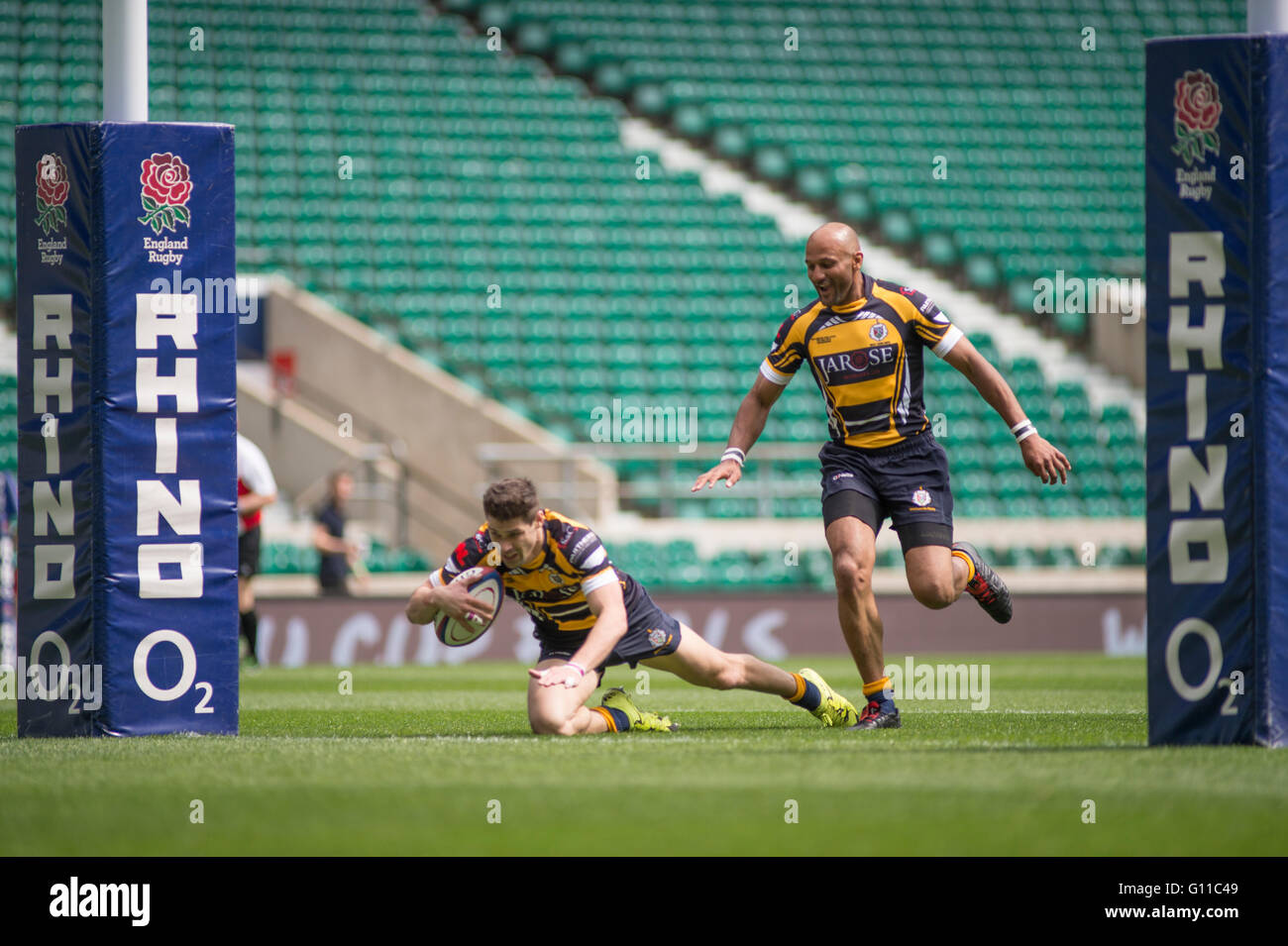 Rugby league looking up hi-res stock photography and images - Alamy