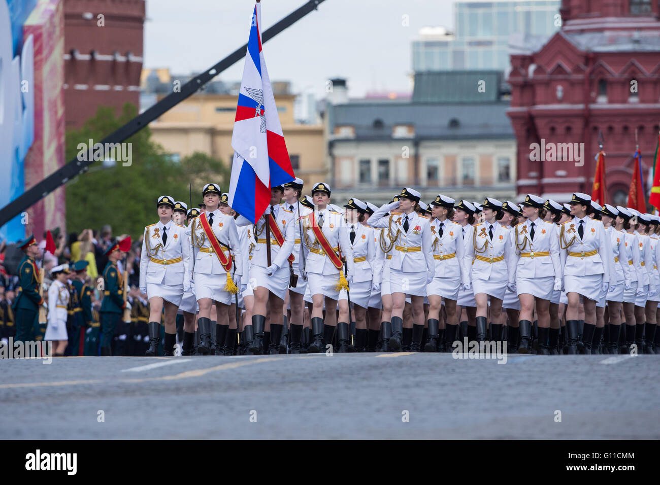 Female soldiers on parade hi-res stock photography and images - Alamy
